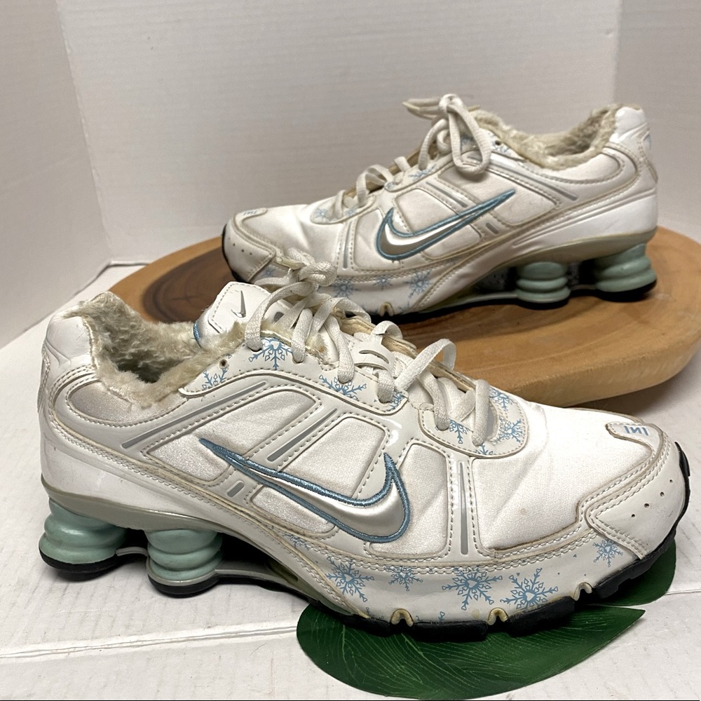 Nike Retro Snowflake Frozen Shox Sneakers - Gem